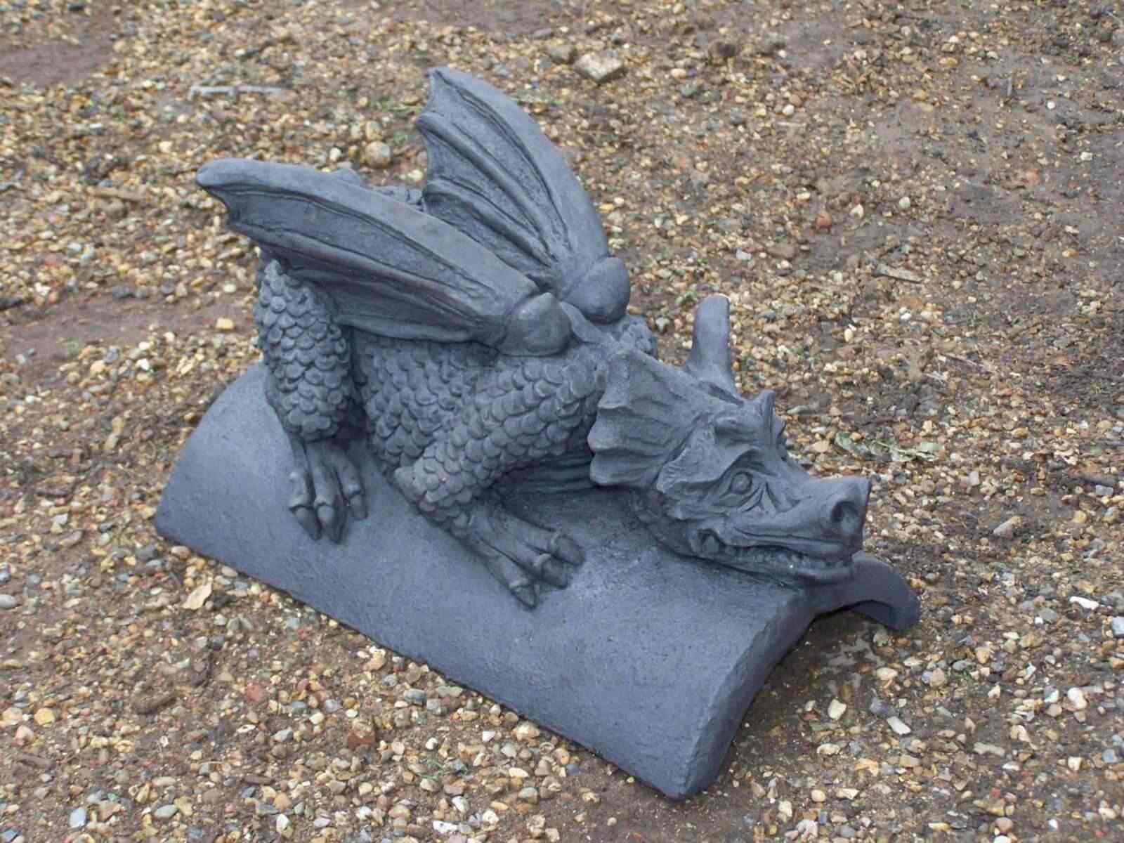 Photos of dragon finials